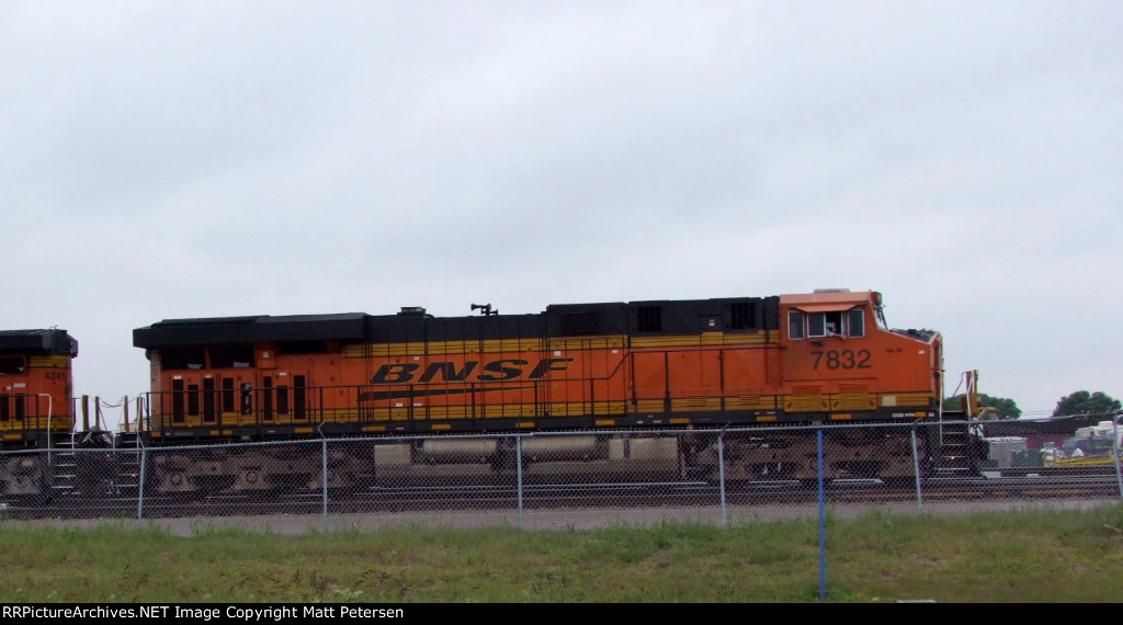BNSF 7832